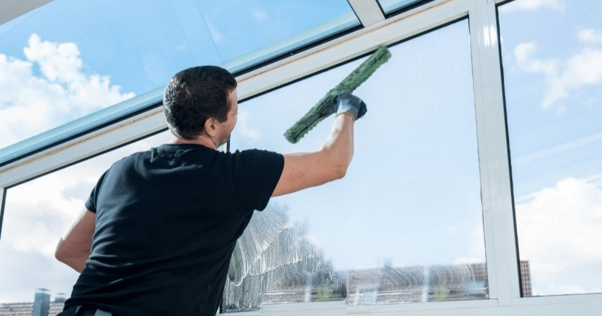 How to Clean Commercial Windows: Pro Tips for Homeowners